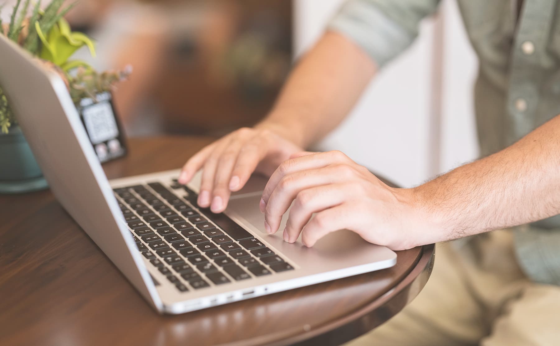 Projection Screens | Euroscreen®